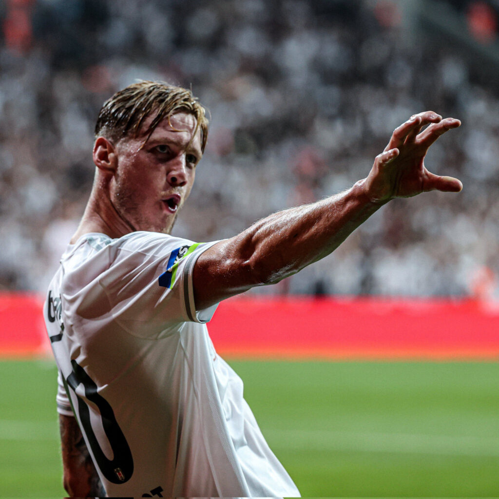 【移籍情報】マンUがFWウェグホルストを狙う！ - Pass Calcio⚽️!